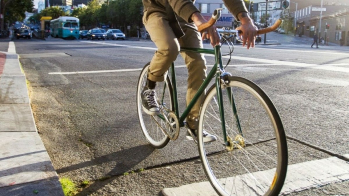The Essentials: 5 Must-Have Items for Bike Commuters