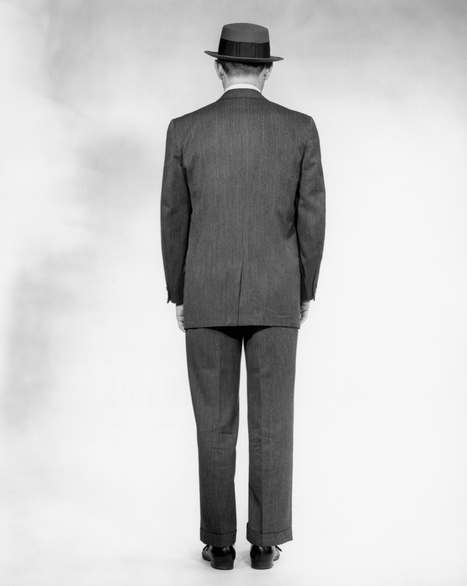 11 Signs You Need a New Suit