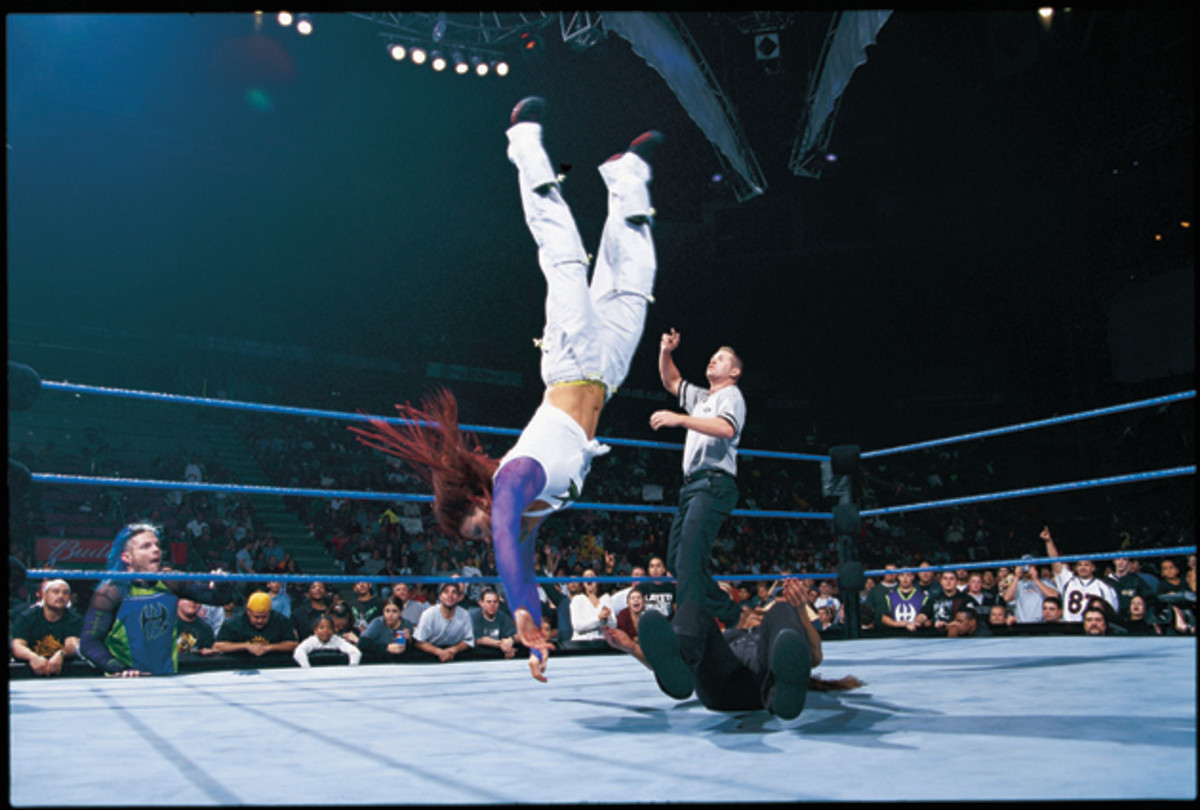 10 Women You Want to Body Slam You