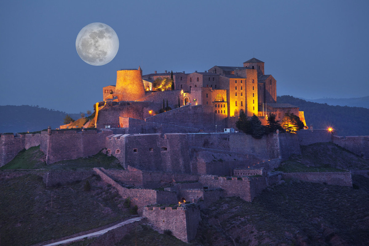 Best International Castle Hotels to Travel Like Royalty | Men's Journal