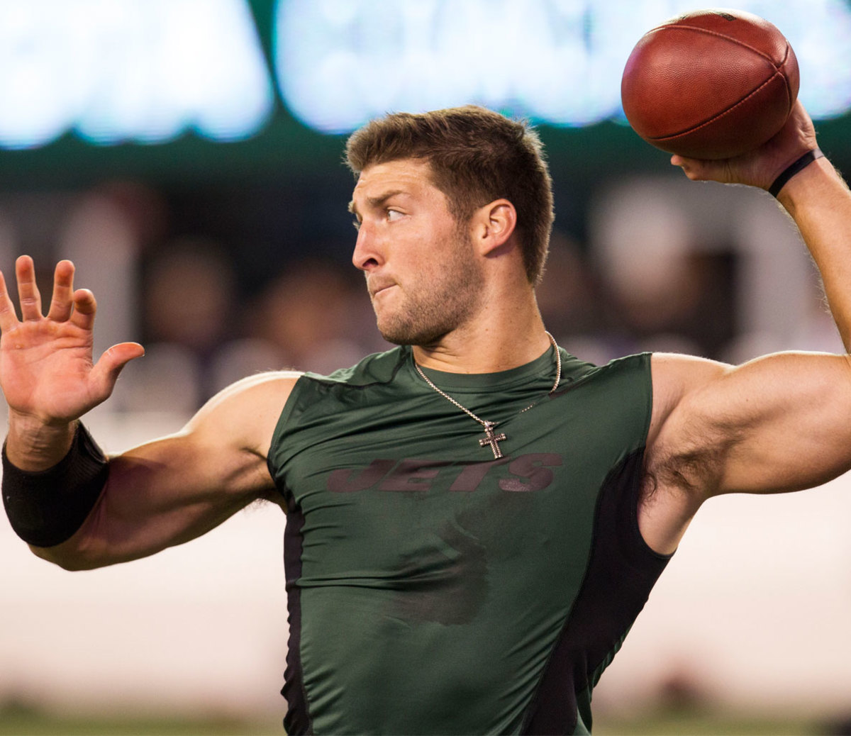 Tim Tebow Returns to NFL, Signs One-Year Deal With Eagles
