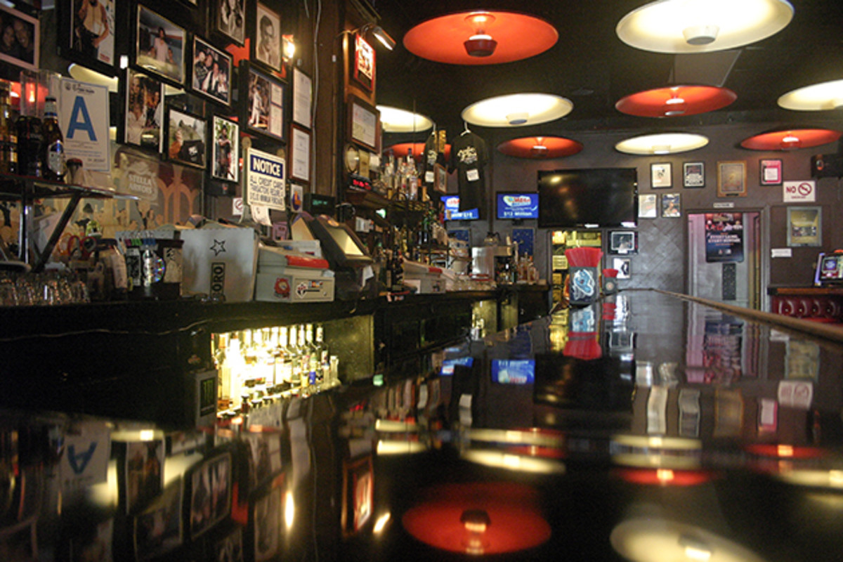10 Most Infamous Bars in America
