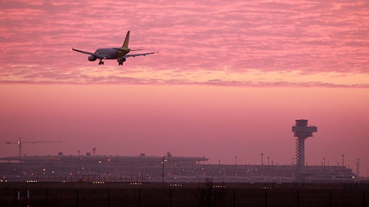 Maximize Frequent Flier Miles: Four Tips Maximize Frequent Flier Miles: Four Tips