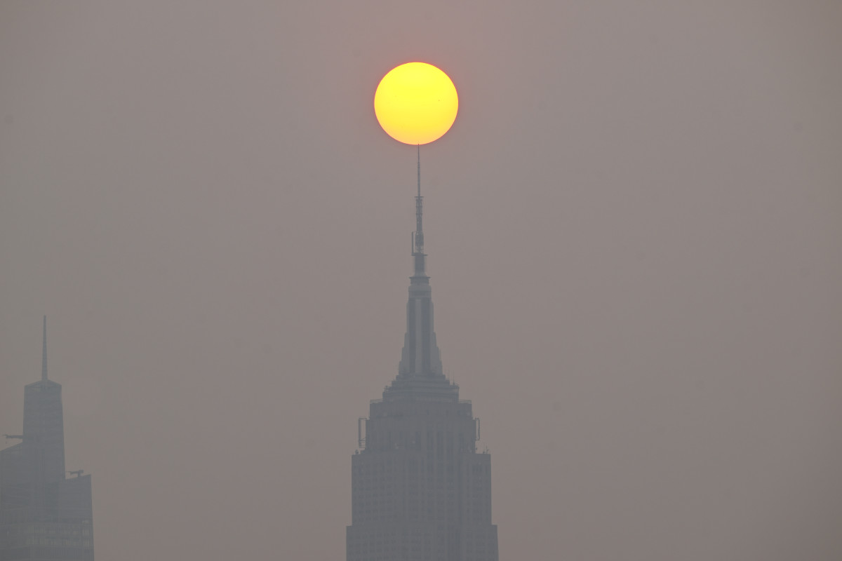 Photos of NYC Landmarks in Wildfire Smoke and Haze