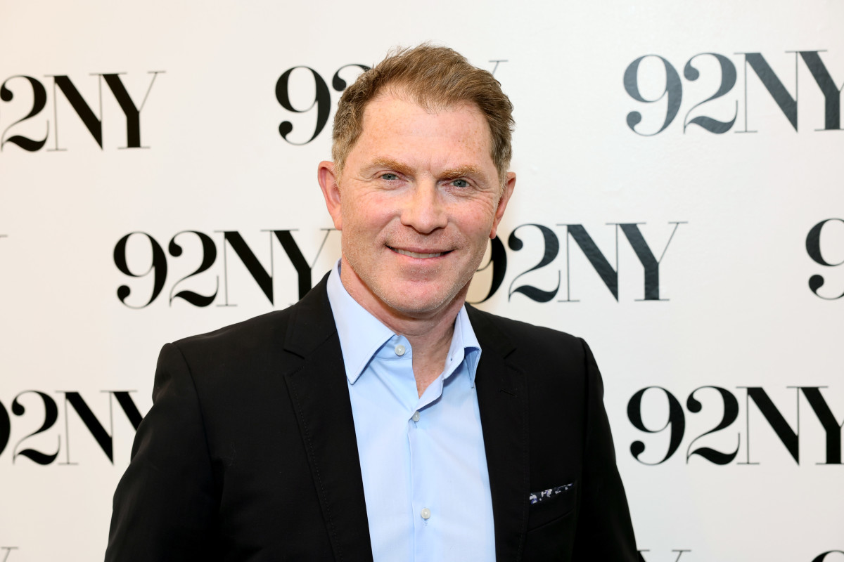 Bobby Flay Makes Public Debut With His New Girlfriend