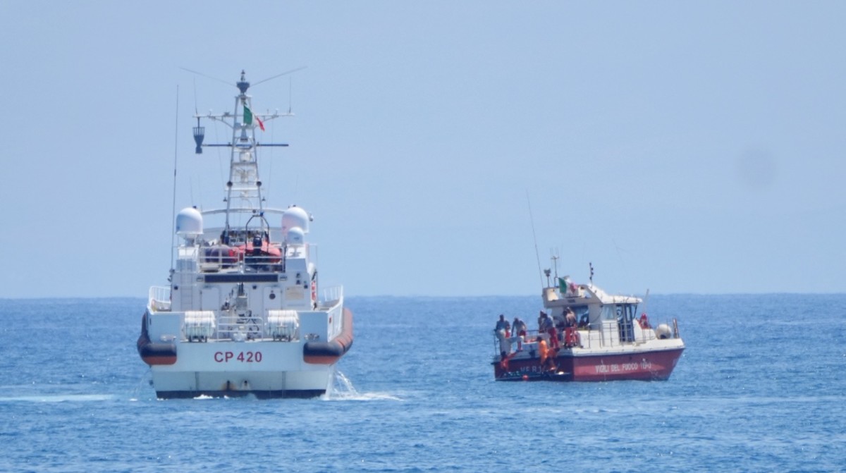 Bayesian Superyacht Captain Facing Criminal Investigation, Report Says ...