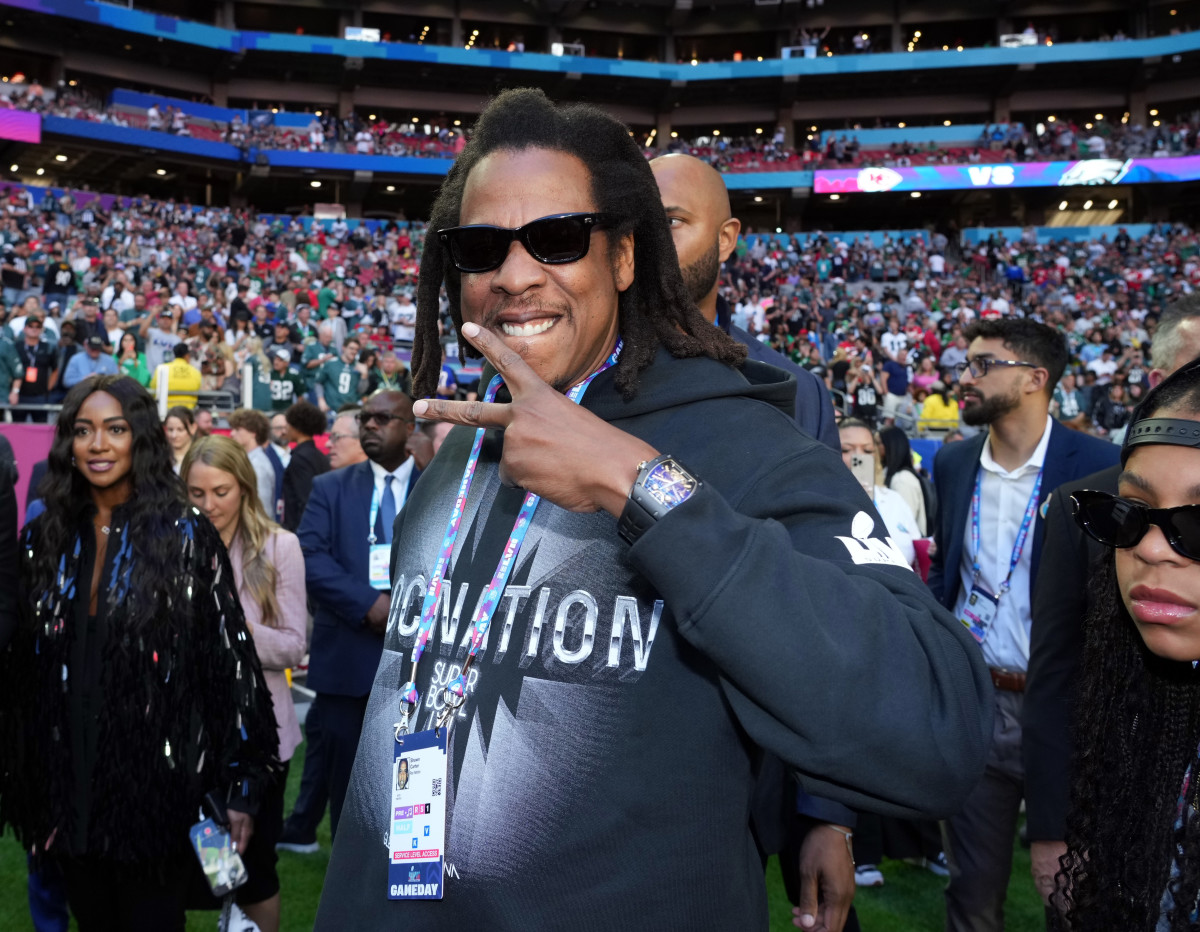 JAY-Z Weighs in on Financial Debate: $500,000 or Lunch With Him? - Men ...