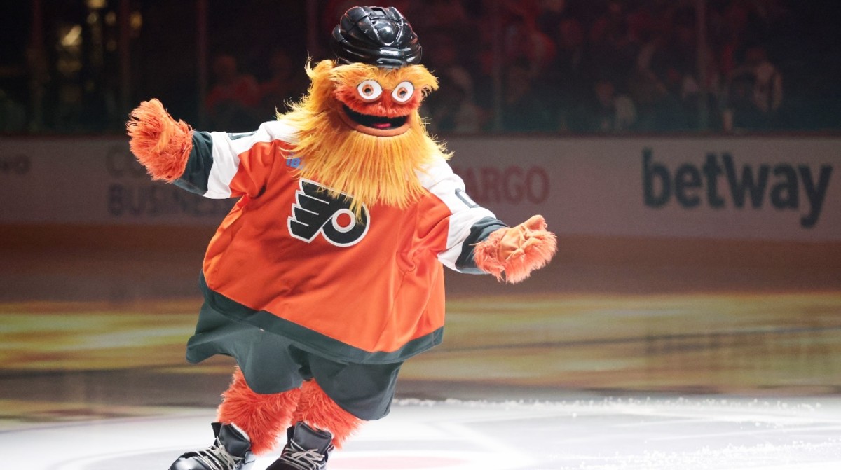 Philadelphia Flyers Mascot Gritty 'Scores' a Date With a Young Fan's Mom