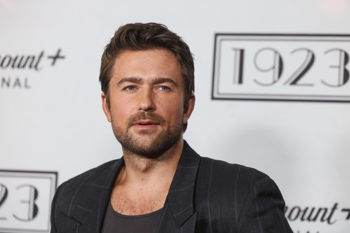 '1944' Cast: Unraveling the Mystery of the Dutton Family Tree