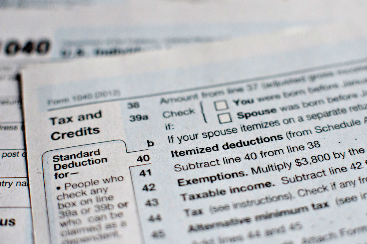 Top Tax Day Freebies and Discounts for 2025