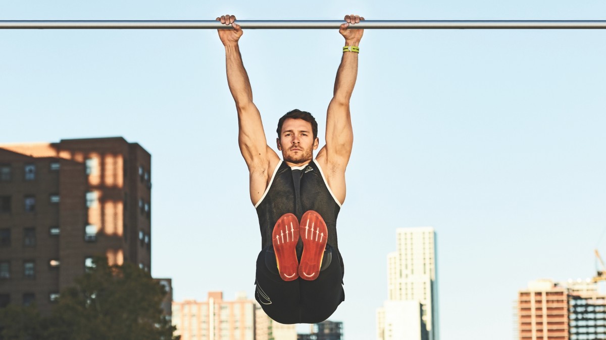 How to Do Hanging Leg Raises: Expert Tips