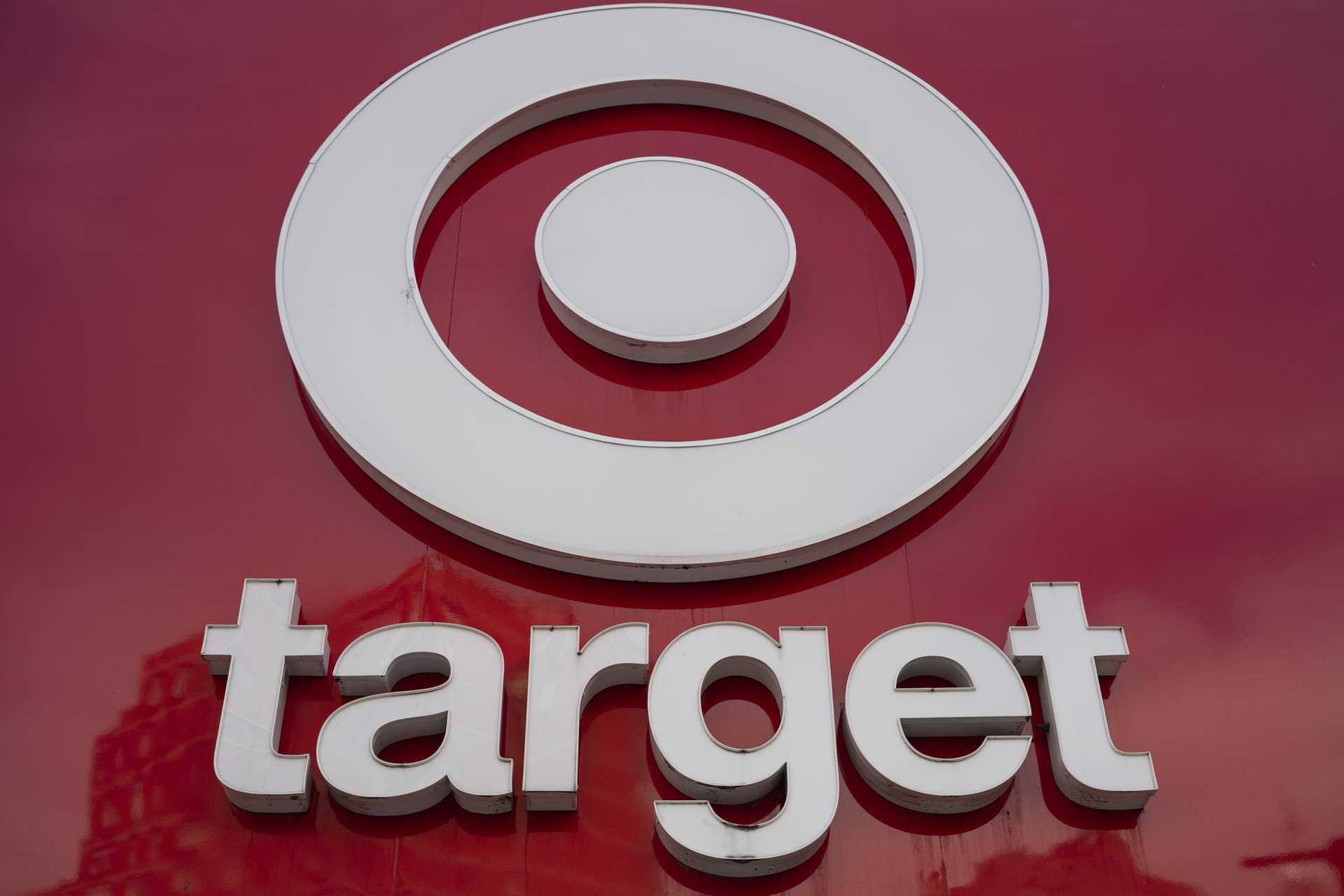 Walmart, Target Warn of 'Massive' Price Hikes, Empty Shelves