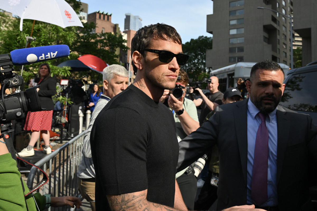 Alex Fine, Cassie Ventura's Husband, Is 'Bull-Riding' Gym Trainer