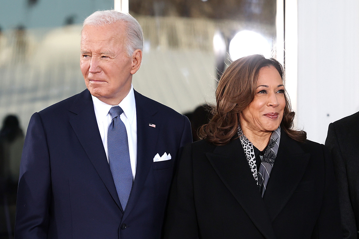 Kamala Harris Sends Strong Message to Joe Biden After 'Aggressive ...