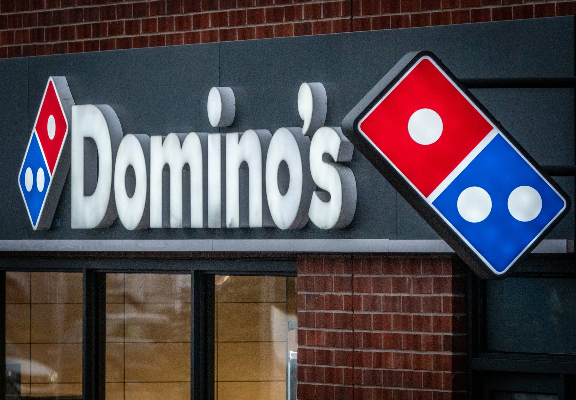 Are Domino's & Little Caesars Open or Closed on Memorial Day 2025?