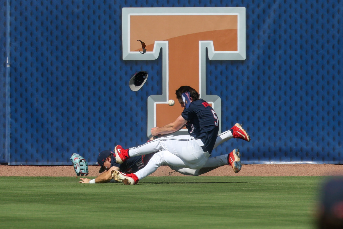 Outfielder Knocked Out Cold in Scary Collision During SEC Baseball ...