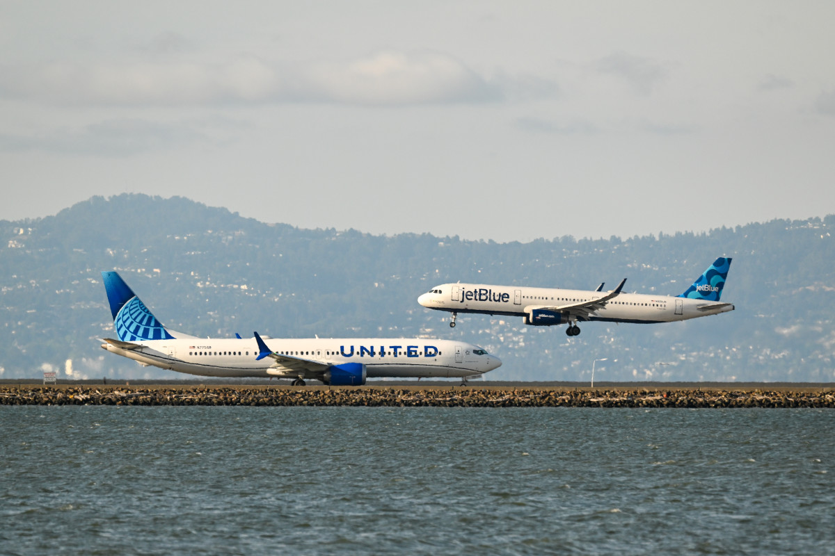 United Airlines and JetBlue Airways Announce Major News on Thursday