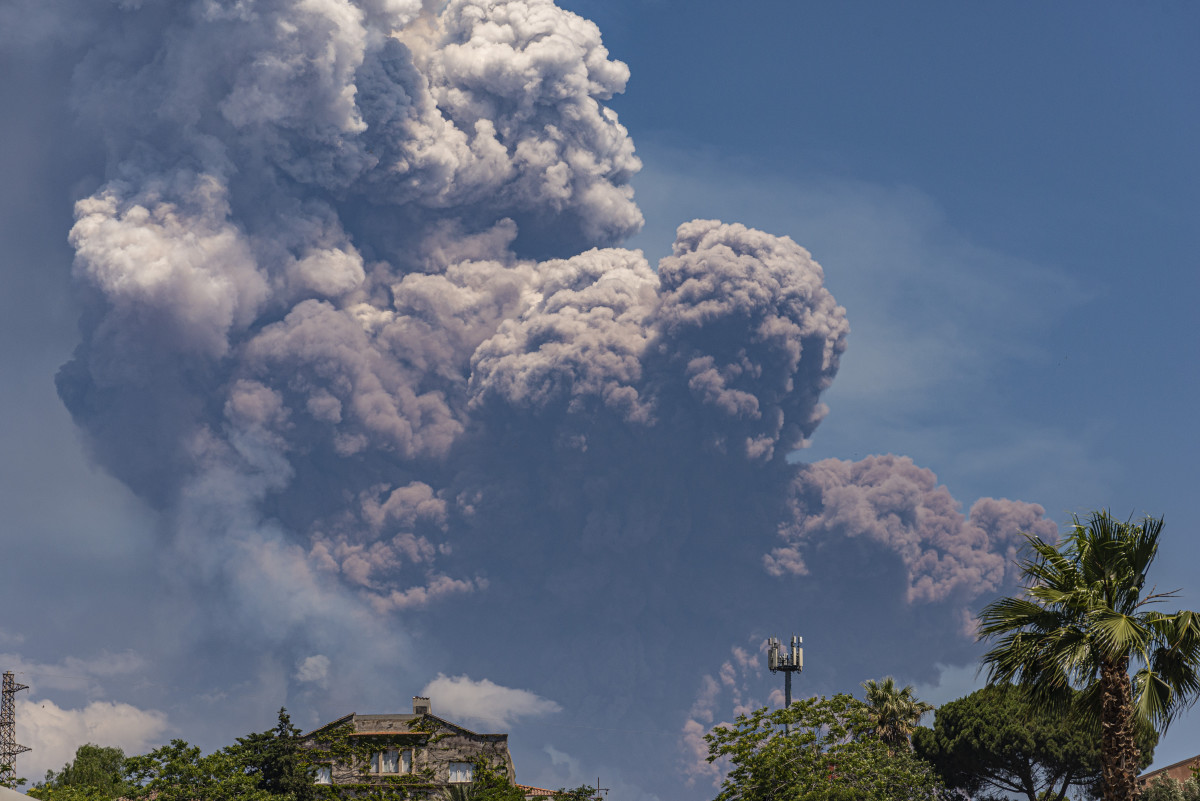 Famous European Volcano Erupted on Monday