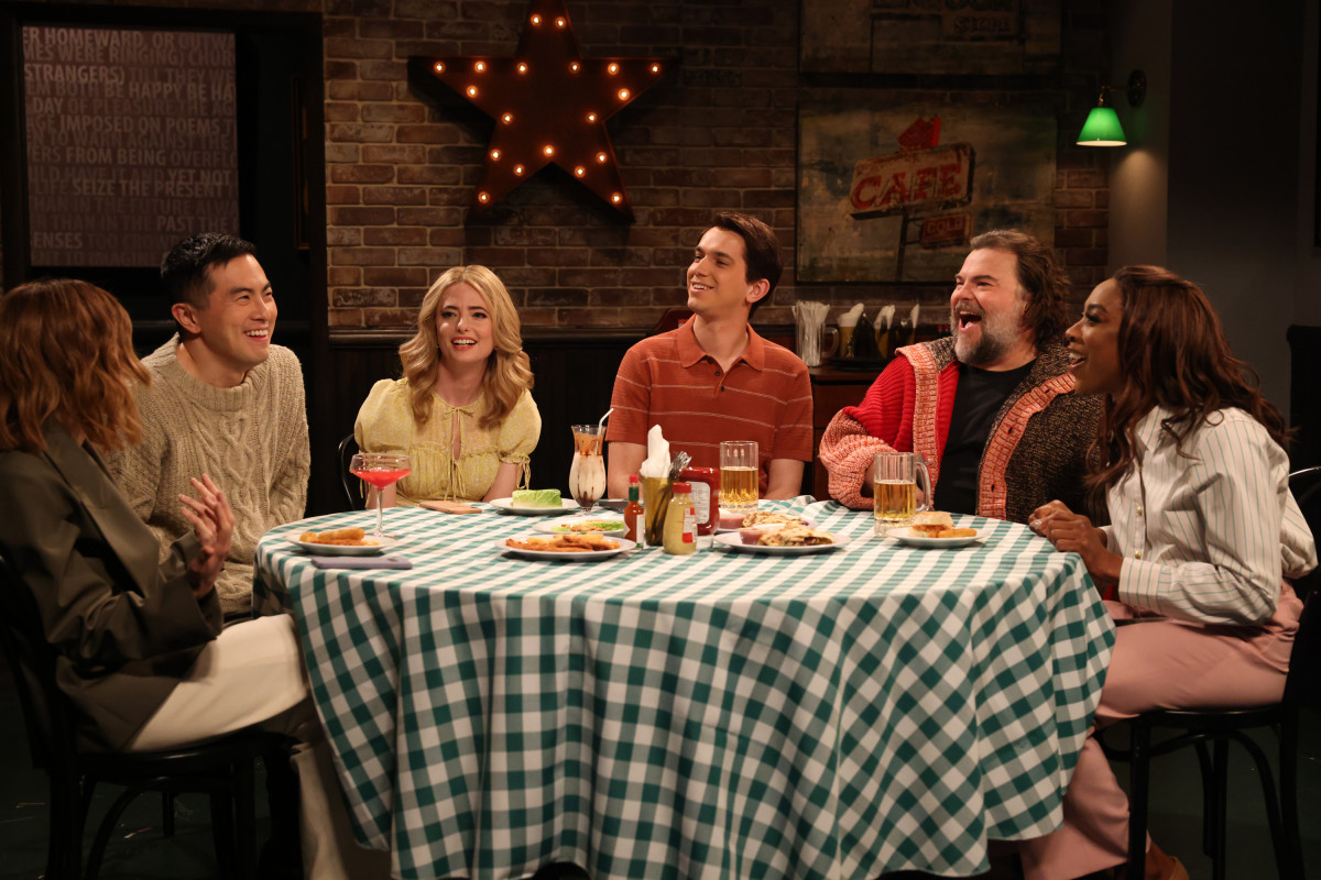 'SNL’ Cast Members Reunite for Andrew Dismukes' Wedding