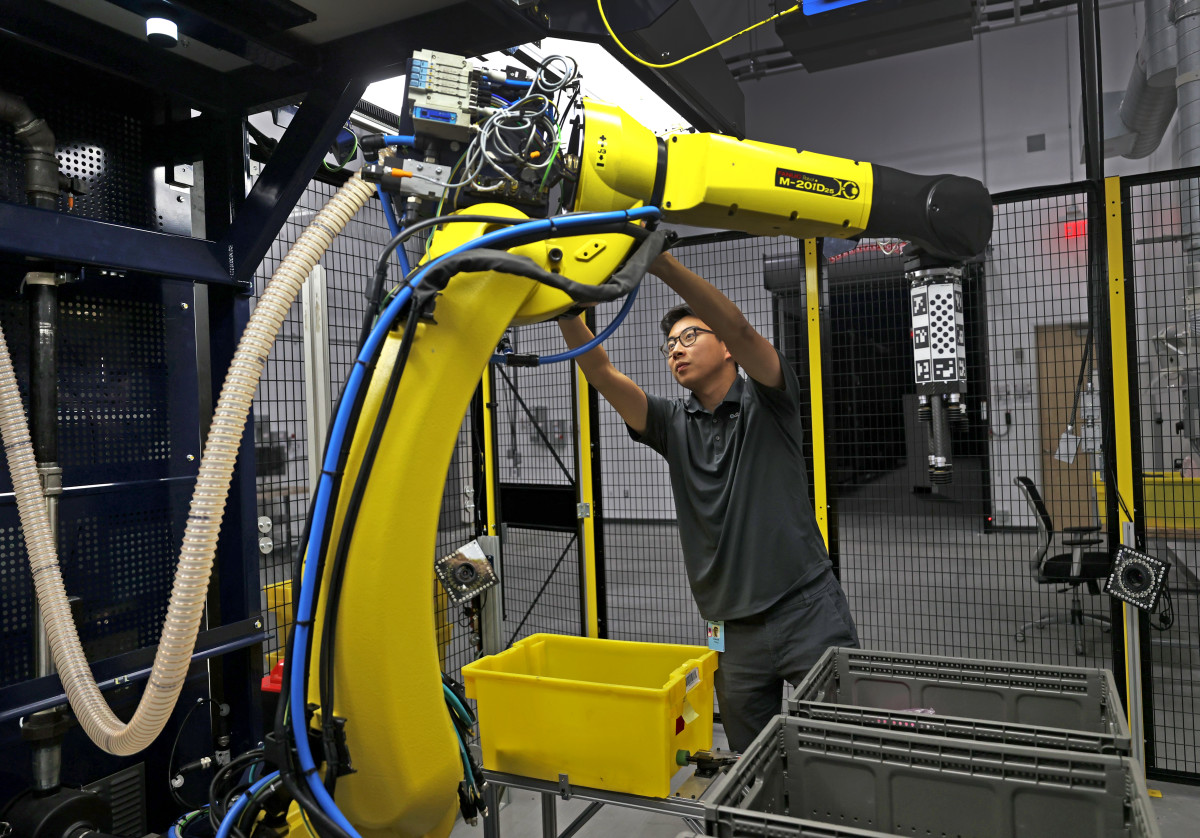 Major US Company Quietly Replacing Workers With Robots