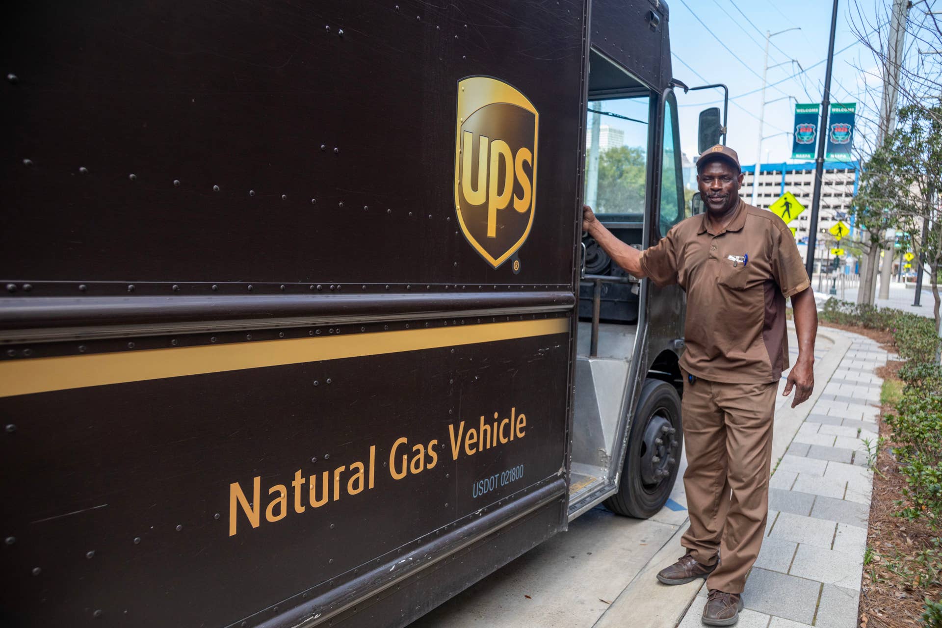 Is UPS or FedEx Open or Closed on the Fourth of July 2025?