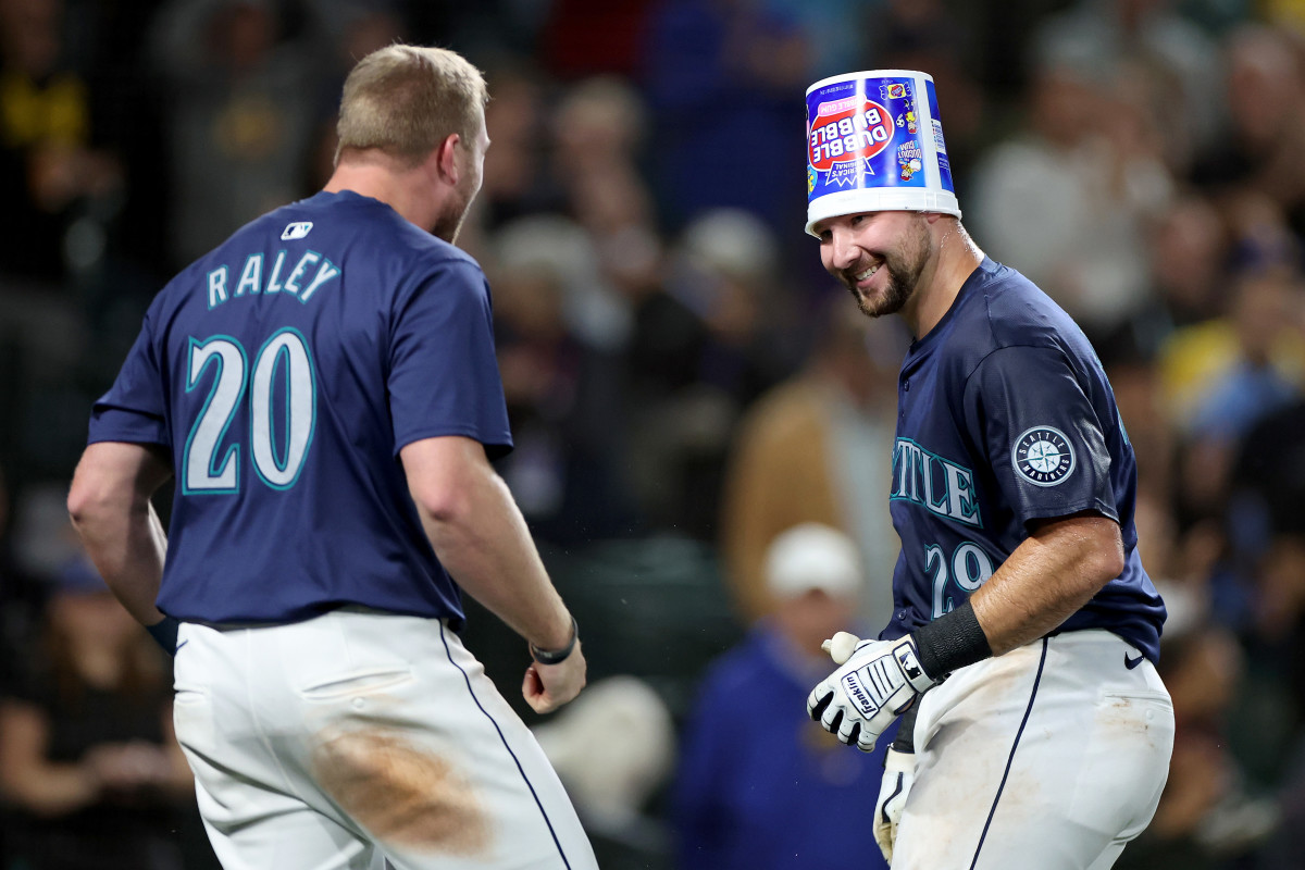 Yankees Broadcasters Explain Cal Raleigh's 'Big Dumper' Nickname Live ...