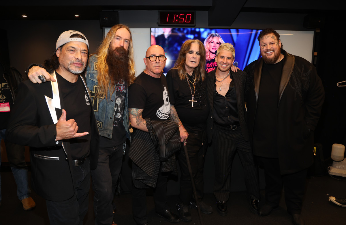 Rock Icon Has Fans Worried He's Going to Die and His Family Is Speaking Out