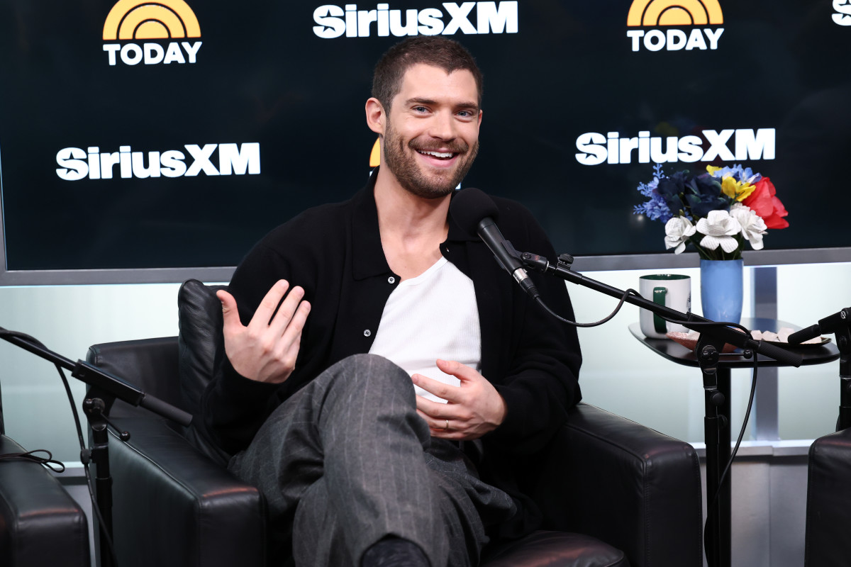 'Superman' David Corenswet Met His Wife Julia Best Warner When They ...