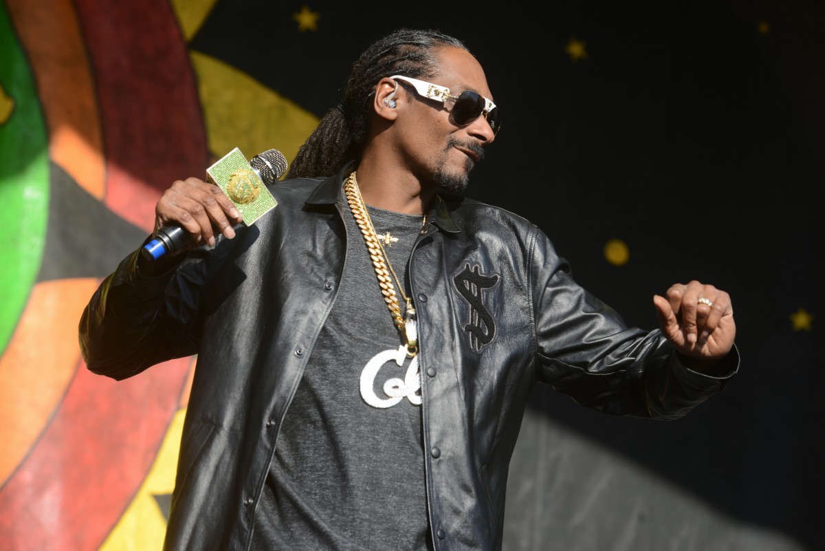 Snoop Dogg’s Giving Away Free Raising Cane’s Chicken Fingers