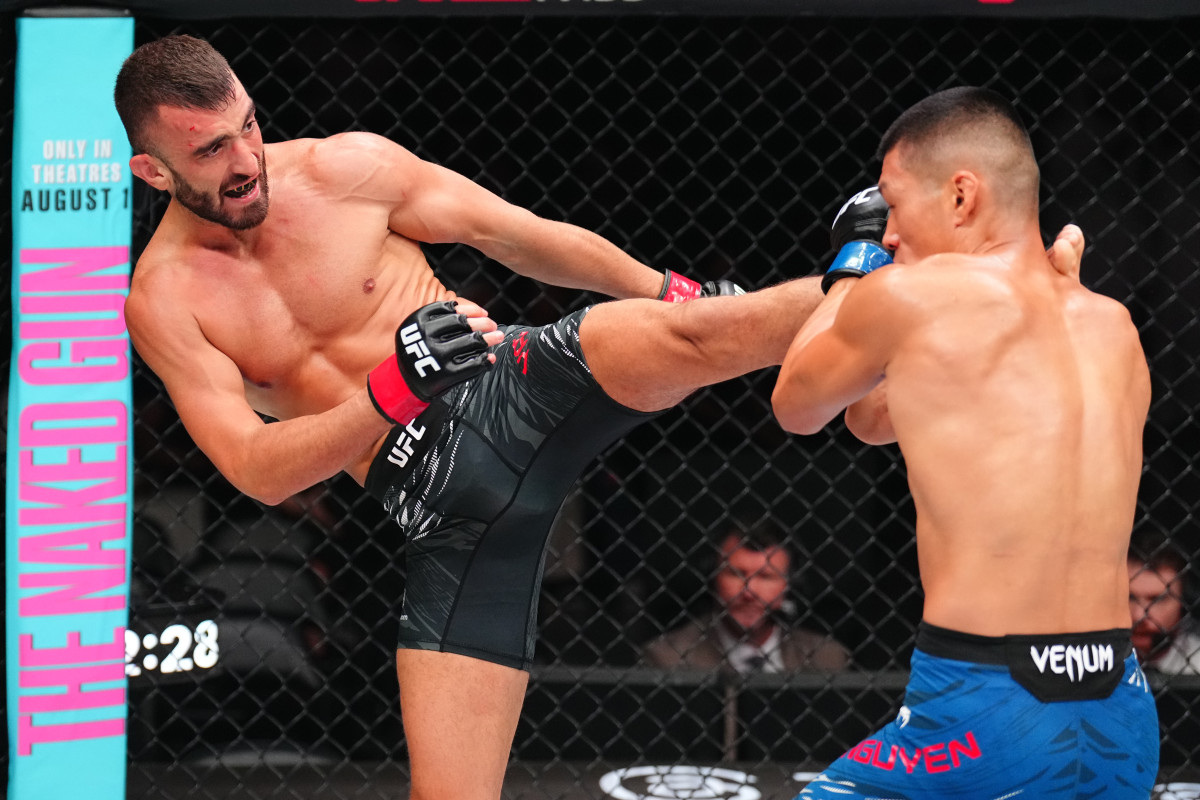 UFC Fighter's Nasty Eye Injury Leaves Fans Concerned