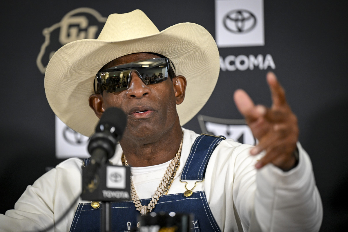 Colorado's Deion Sanders Sends 3-Word Message After Cancer-Free Diagnosis