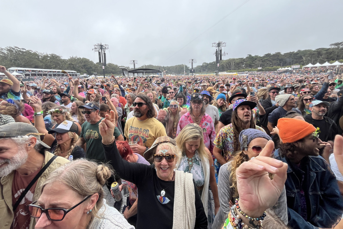 Fred Cothard: 'Grateful Dead' Fan From Michigan Dies After Collapsing ...