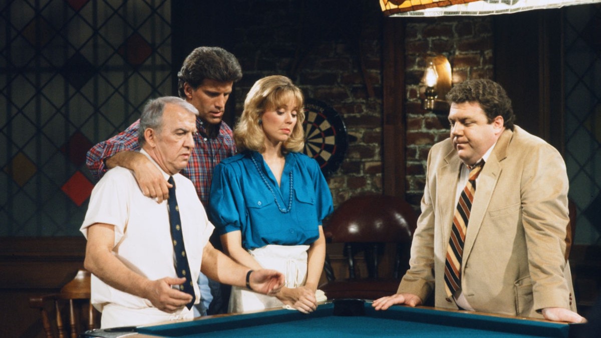 10 Amazing Trivia Facts About the 'Cheers' Cast