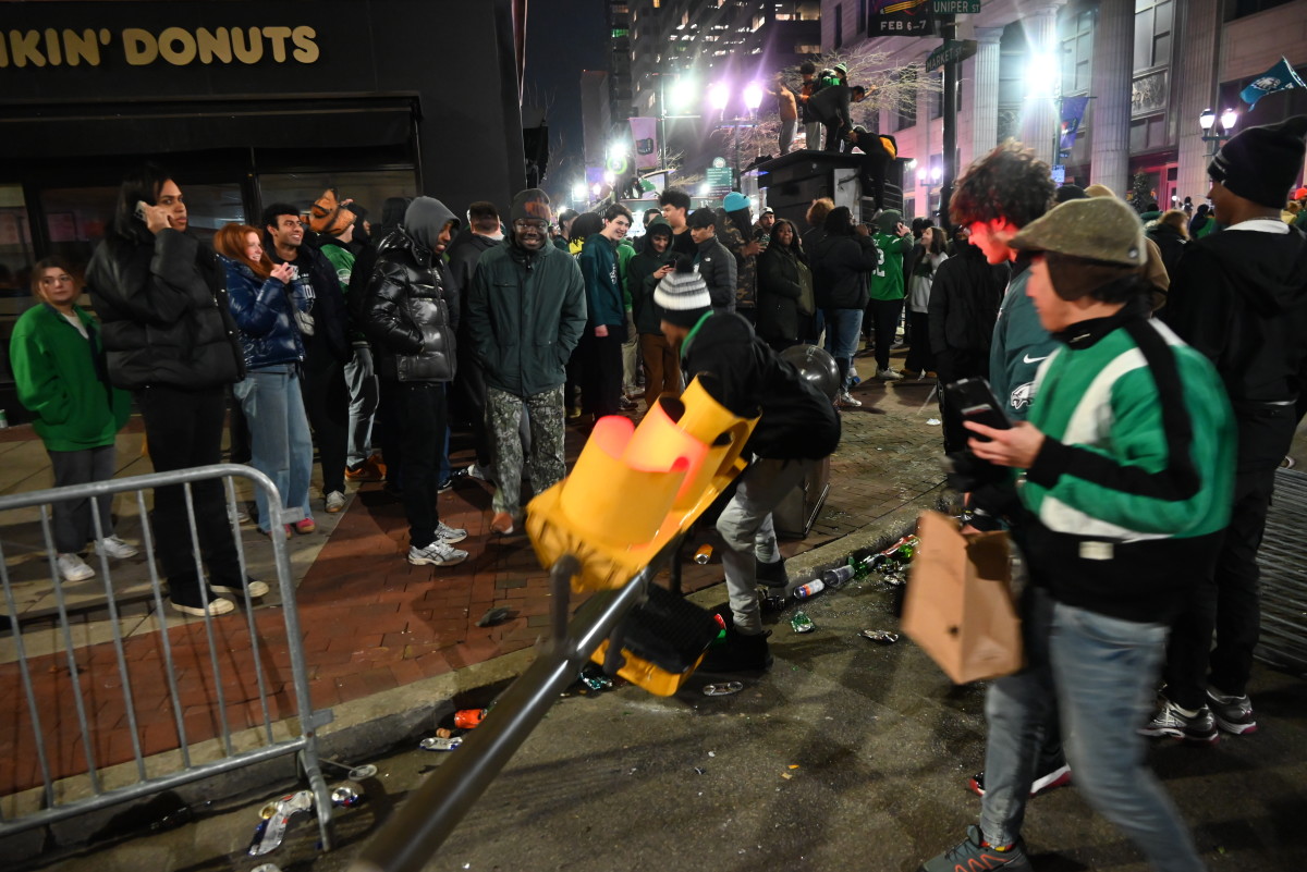 Chaotic Scenes From Philly After Eagles Super Bowl Win