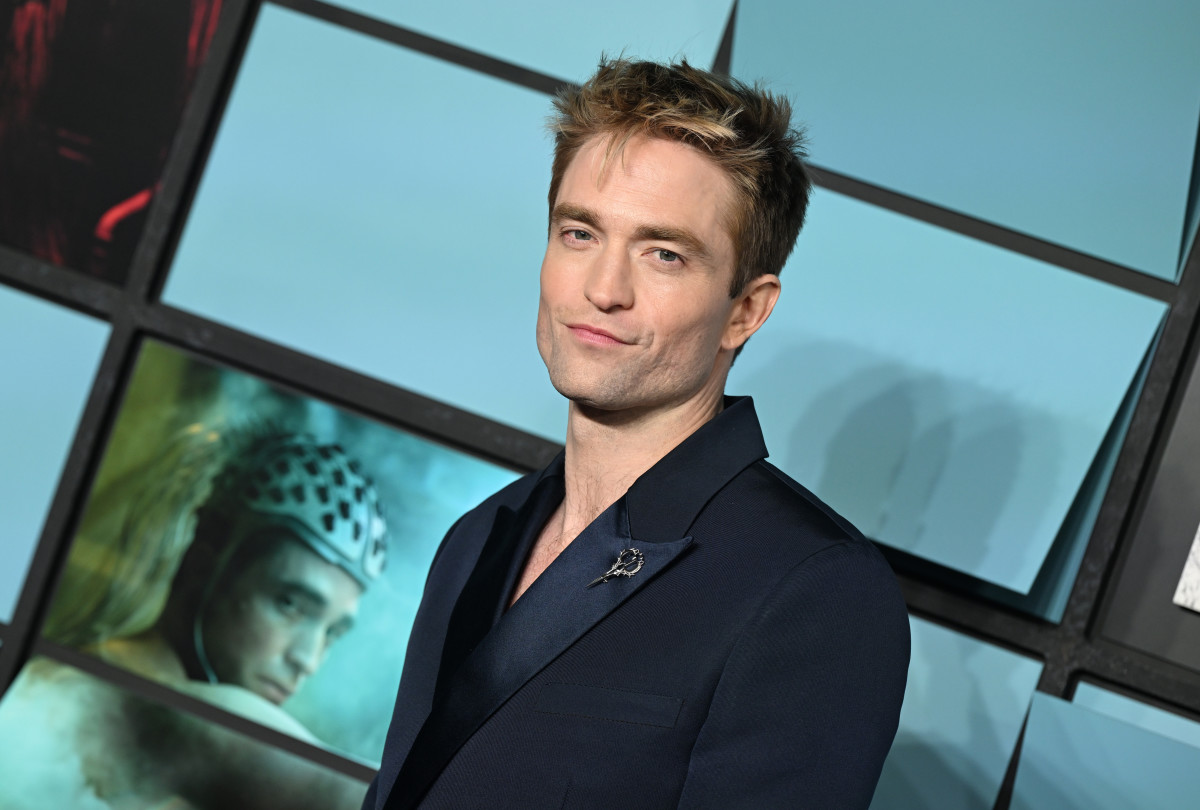 Robert Pattinson's Highly Anticipated Sci-Fi Adventure Is Generating Incredible Early Buzz. He ...