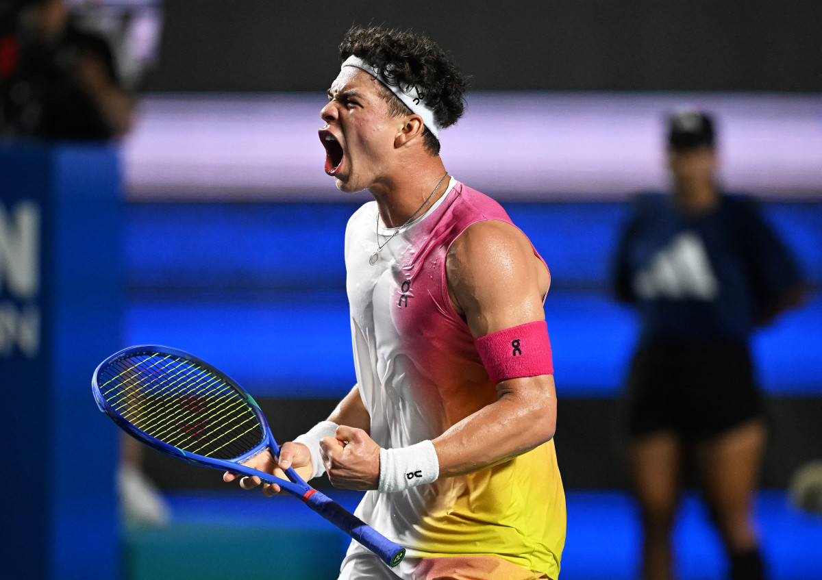 U.S. Tennis Star Ben Shelton Turns Heads with Impressive Football Skills