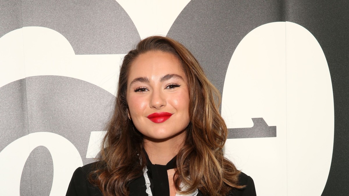 Sean Connery's Granddaughter Post Sizzling Swimsuit Pics