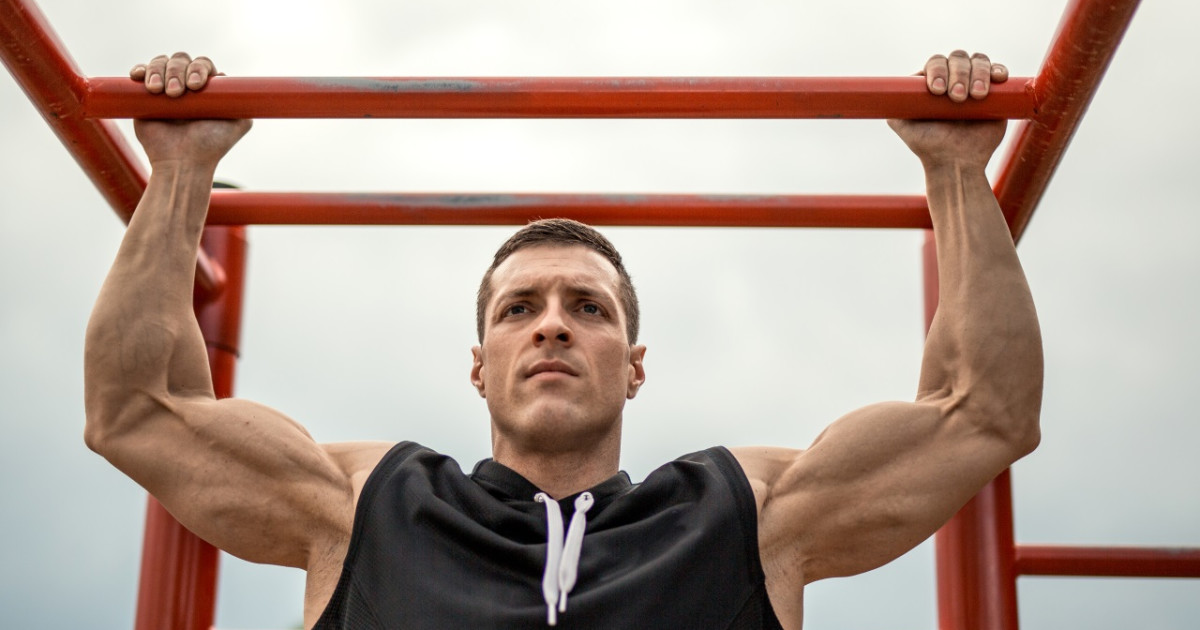 How to Build a V-Taper: Best Workout to Bulk the Upper Body - Men's Journal