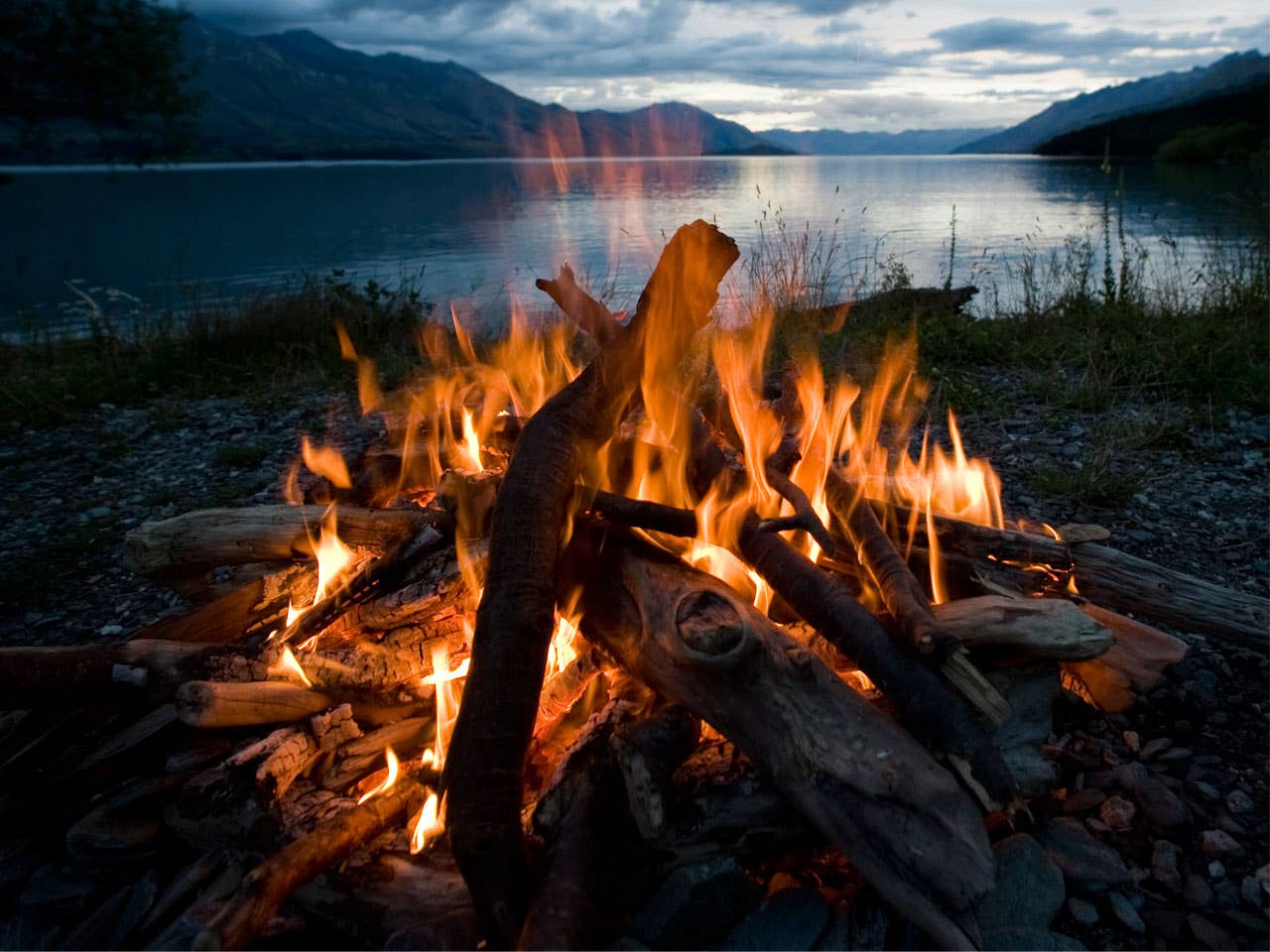 How to Build the Perfect Fire Pit - Men's Journal