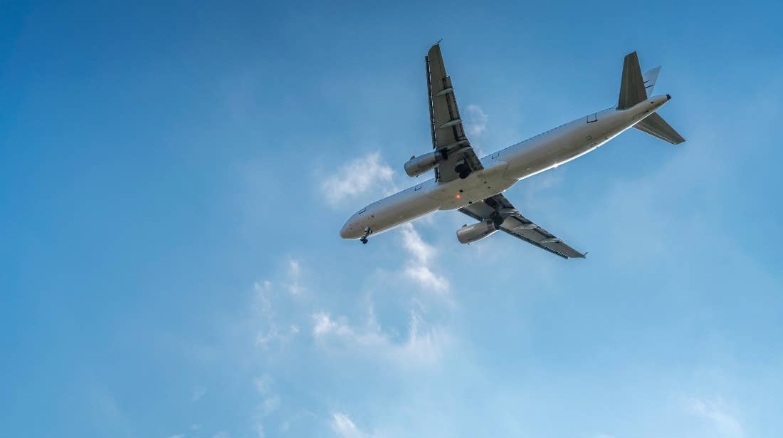 Man Seated Next to Doppelgänger With Same Name on 11-Hour Flight - Men ...