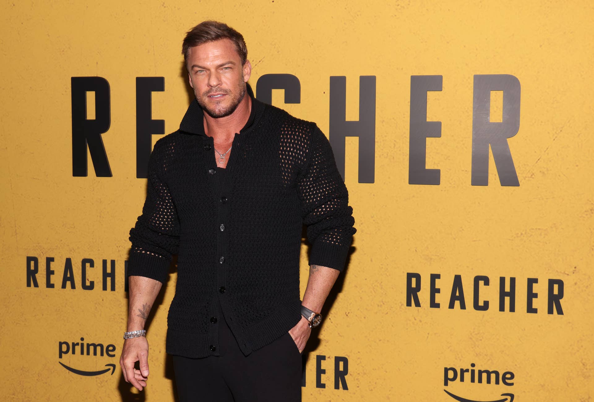 Alan Ritchson’s Surprise ‘Reacher’ Spin-off Shoot at MLB Game Had Fans ...