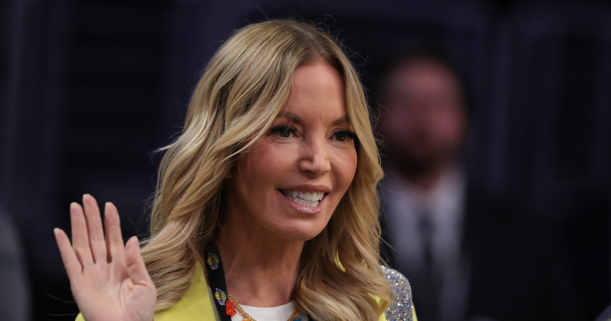 Buss Family to See Astonishing Profit After Sale of Lakers - Men's Journal