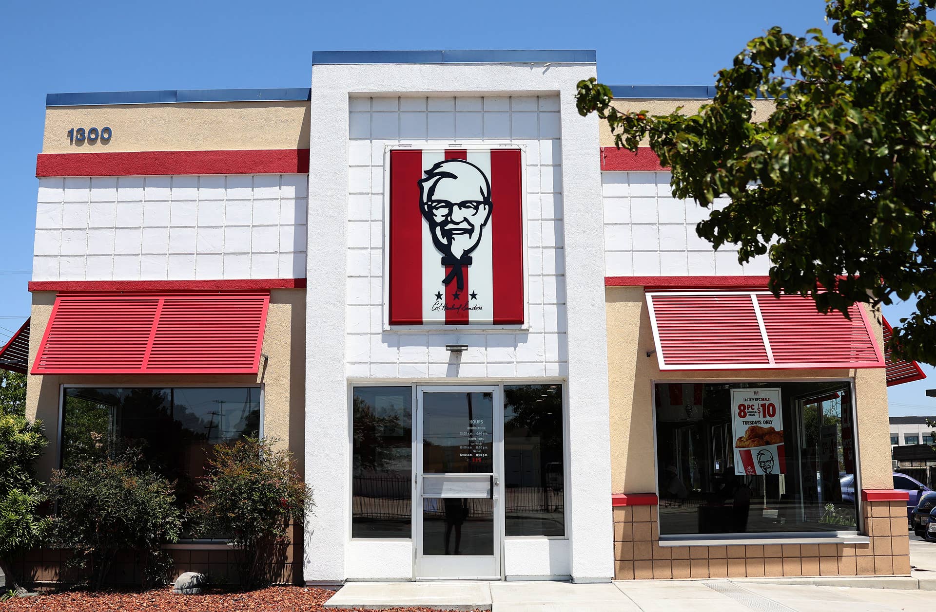 KFC's Viral Response to Astronomer CEO Andy Byron's Coldplay Video ...