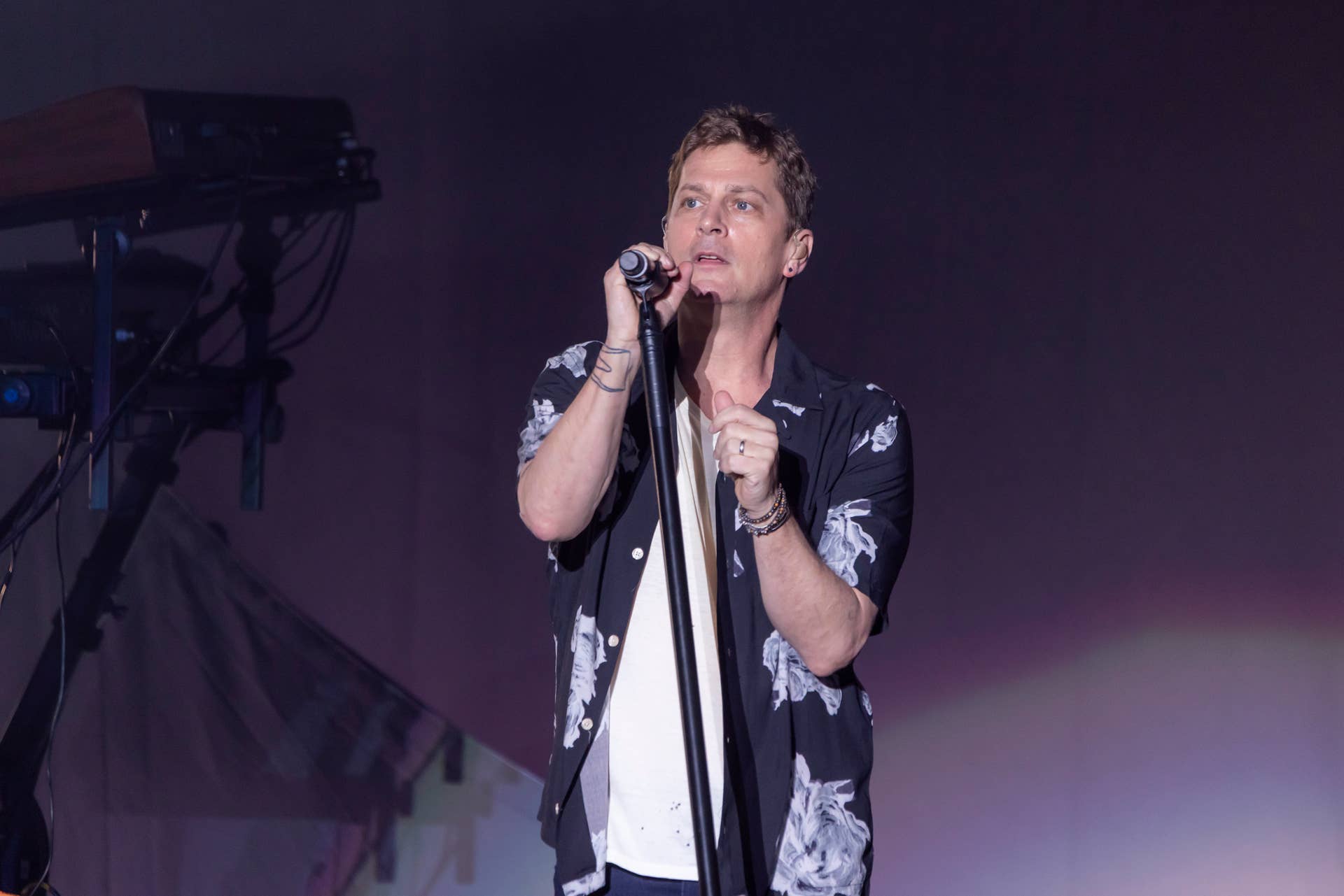 Watch Rob Thomas’ Son Nail the Guitar Riff on ‘Smooth' - Men's Journal