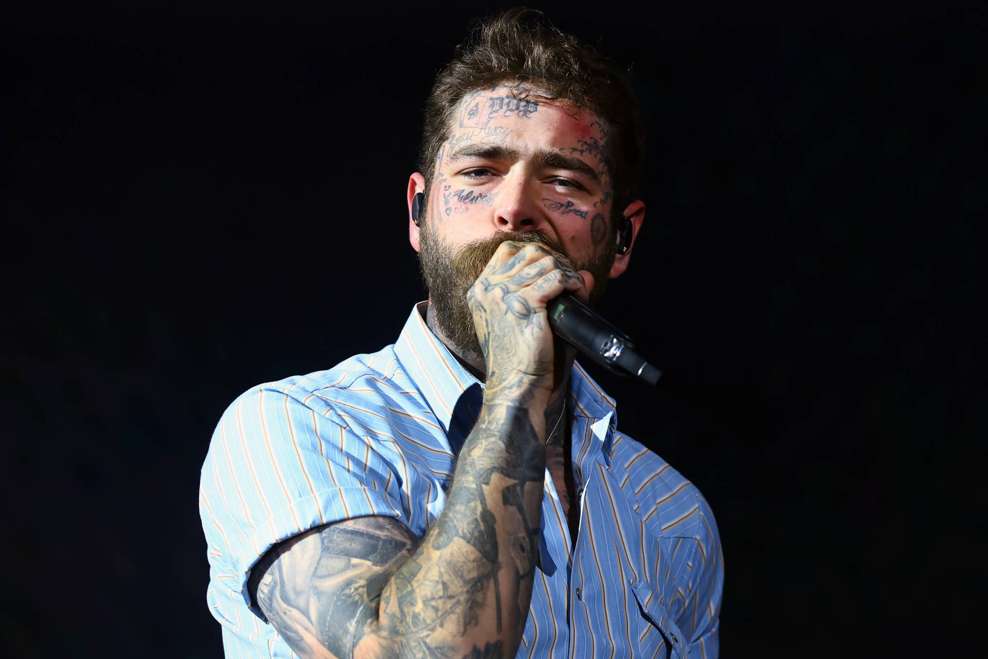Post Malone Shows Off Abs in New Shirtless Photo as Fans React - Men's ...