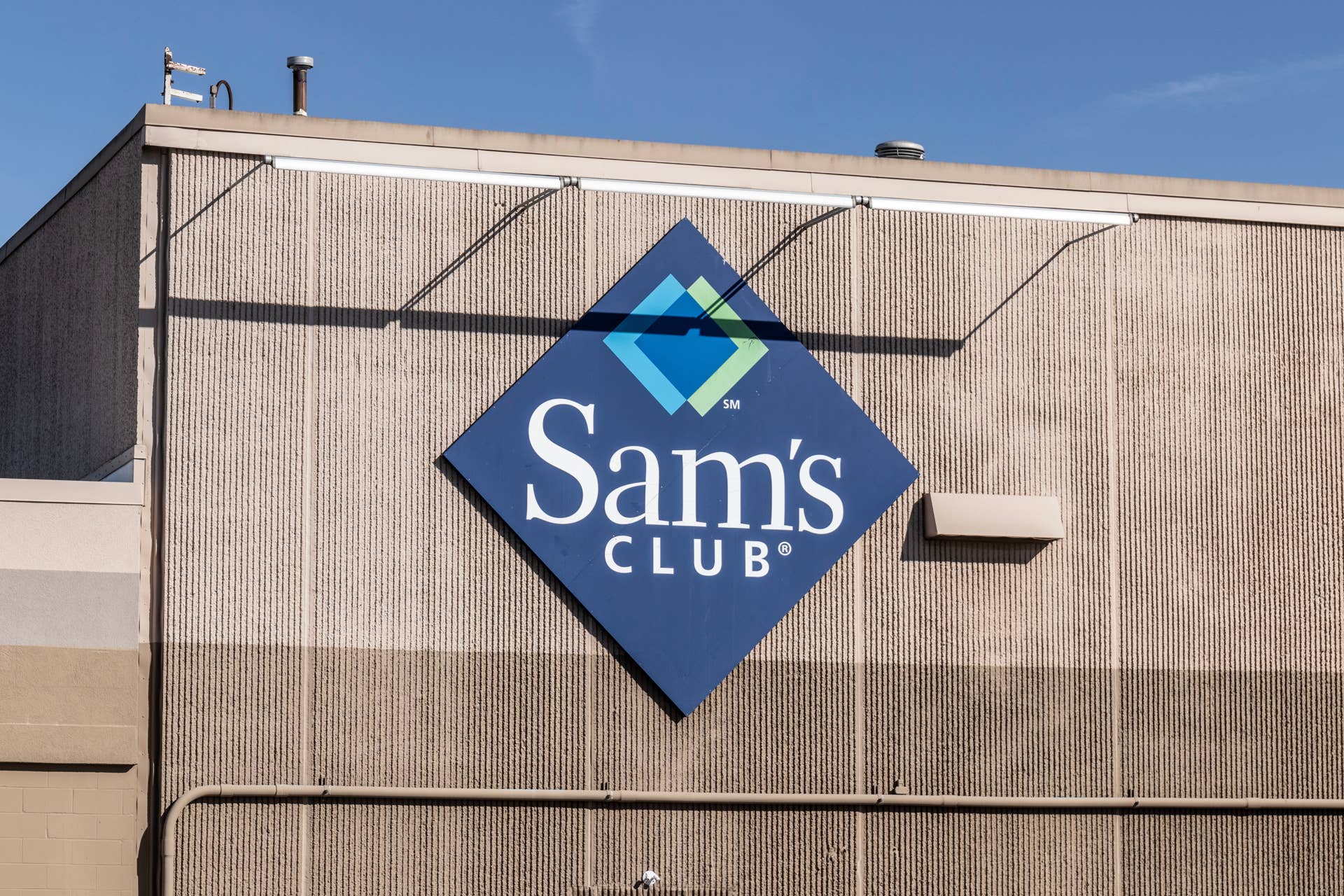 Sam's Club's Pantry Door Organization System Is A 'Space-Saver' - Men's Journal