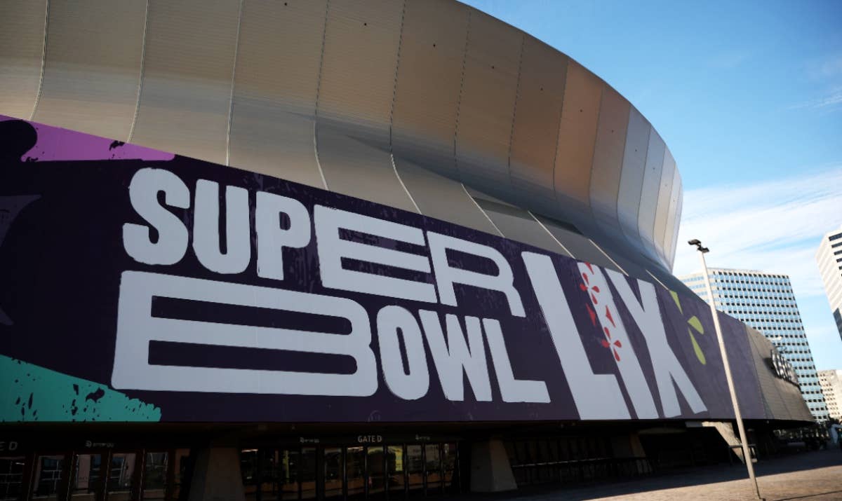 The 10 Most 'Haunted' NFL Stadiums - Men's Journal