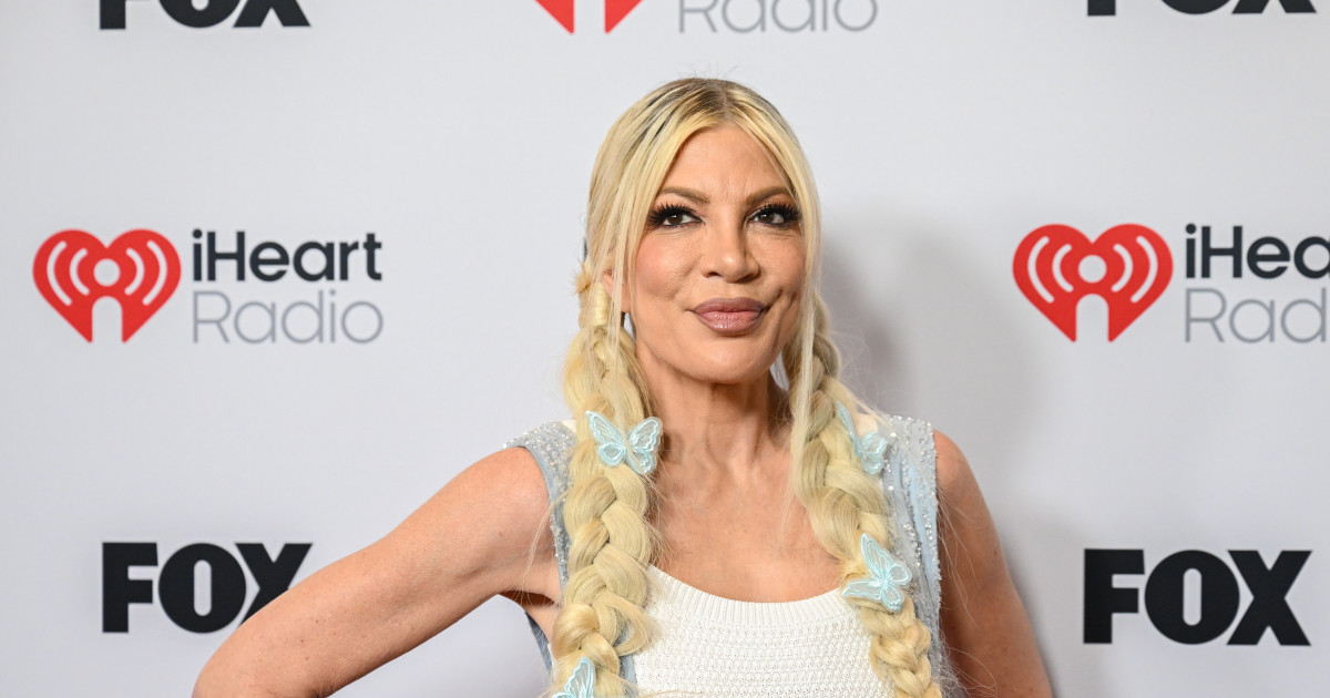 The 2 Wildest Requests Tori Spelling Got From Charlie Sheen After Their ...