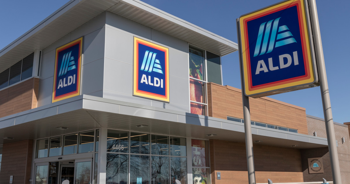 Aldi Drops New Gold 3-Piece Sheet Pan Set for Only $13 - Men's Journal