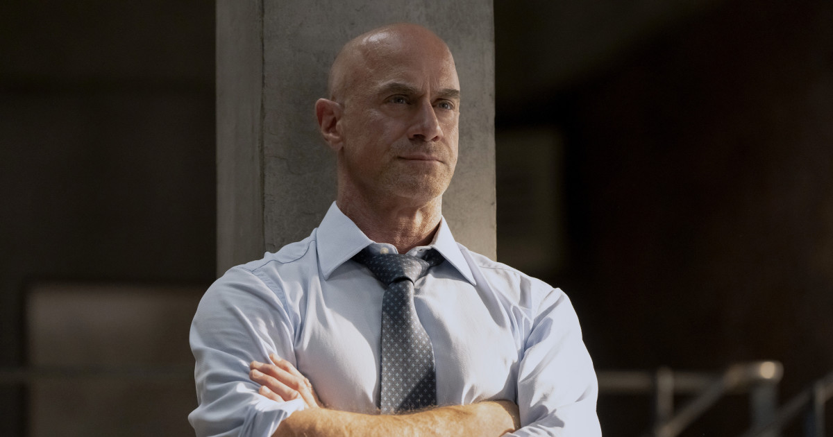 Christopher Meloni Admits His Intense Workout Routine Is a ‘Nightmare ...